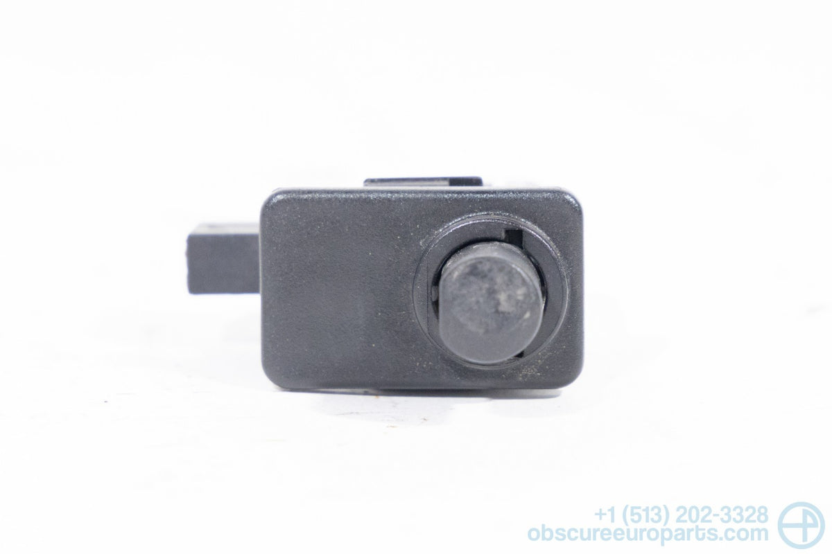 Used 1995-1999 BMW E36 318ti Trunk Light Switch – Obscure Euro Parts